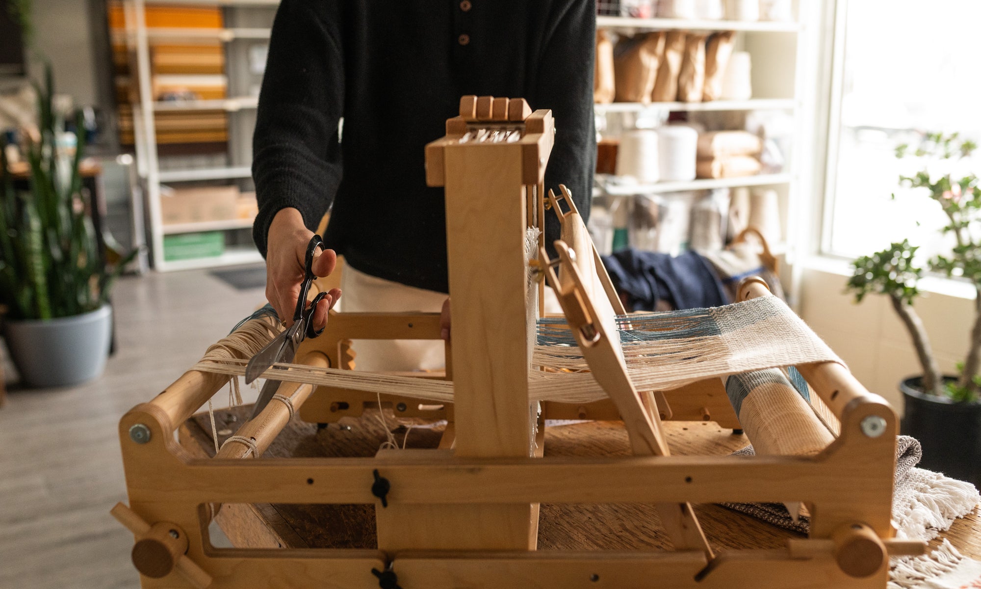 Learn to Weave: A Beginner's Guide to Weaving – Gather Textiles