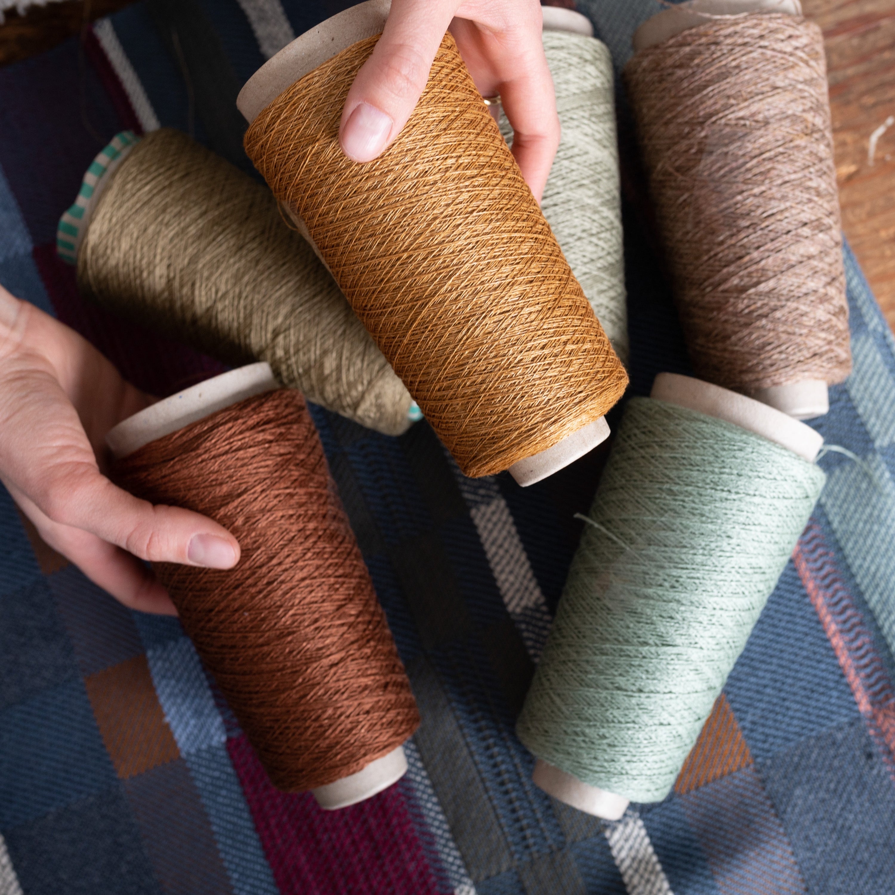 How to Weave with Linen - GATHER Textiles Inc.