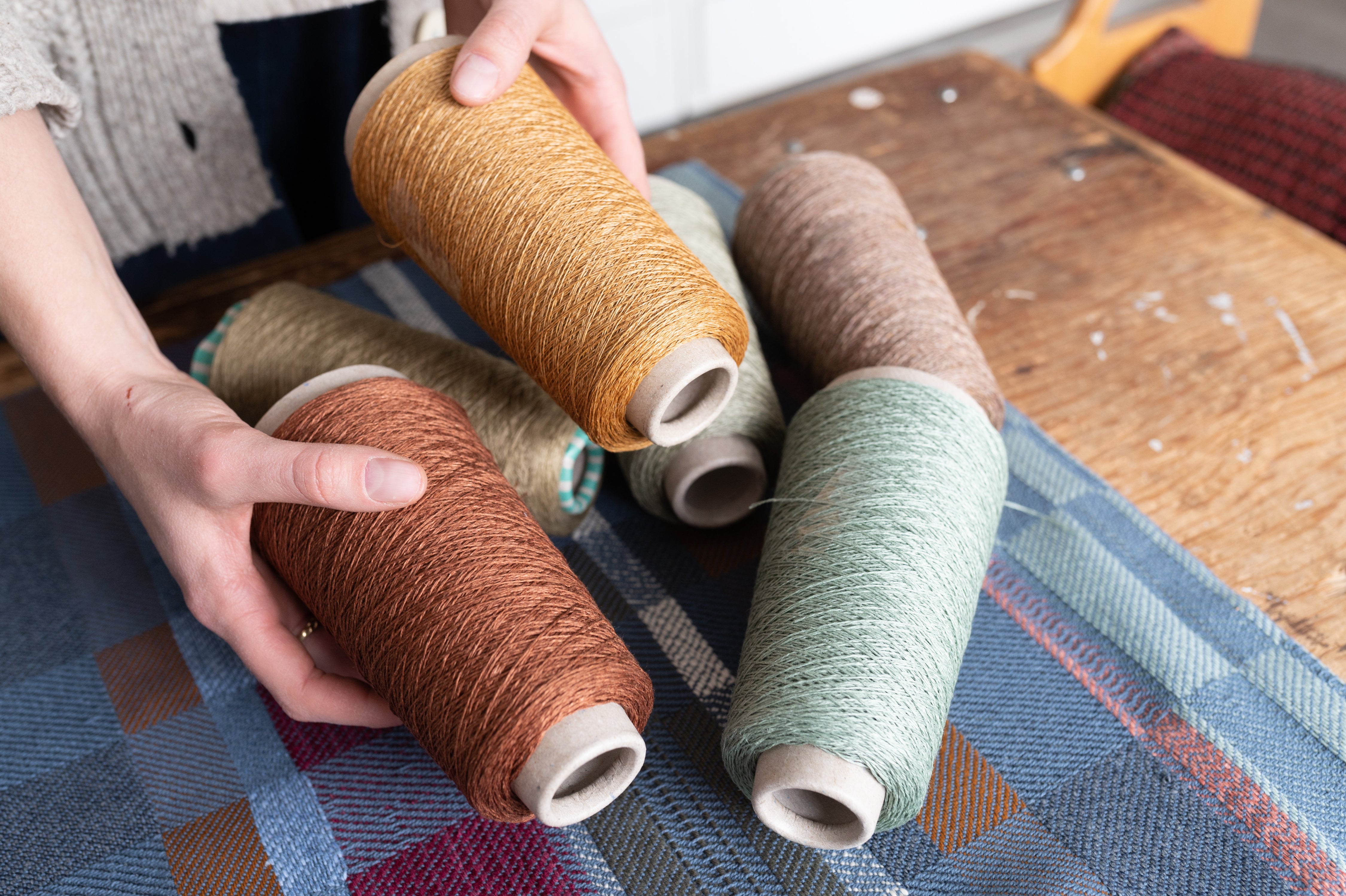 How to Weave with Linen - GATHER Textiles Inc.