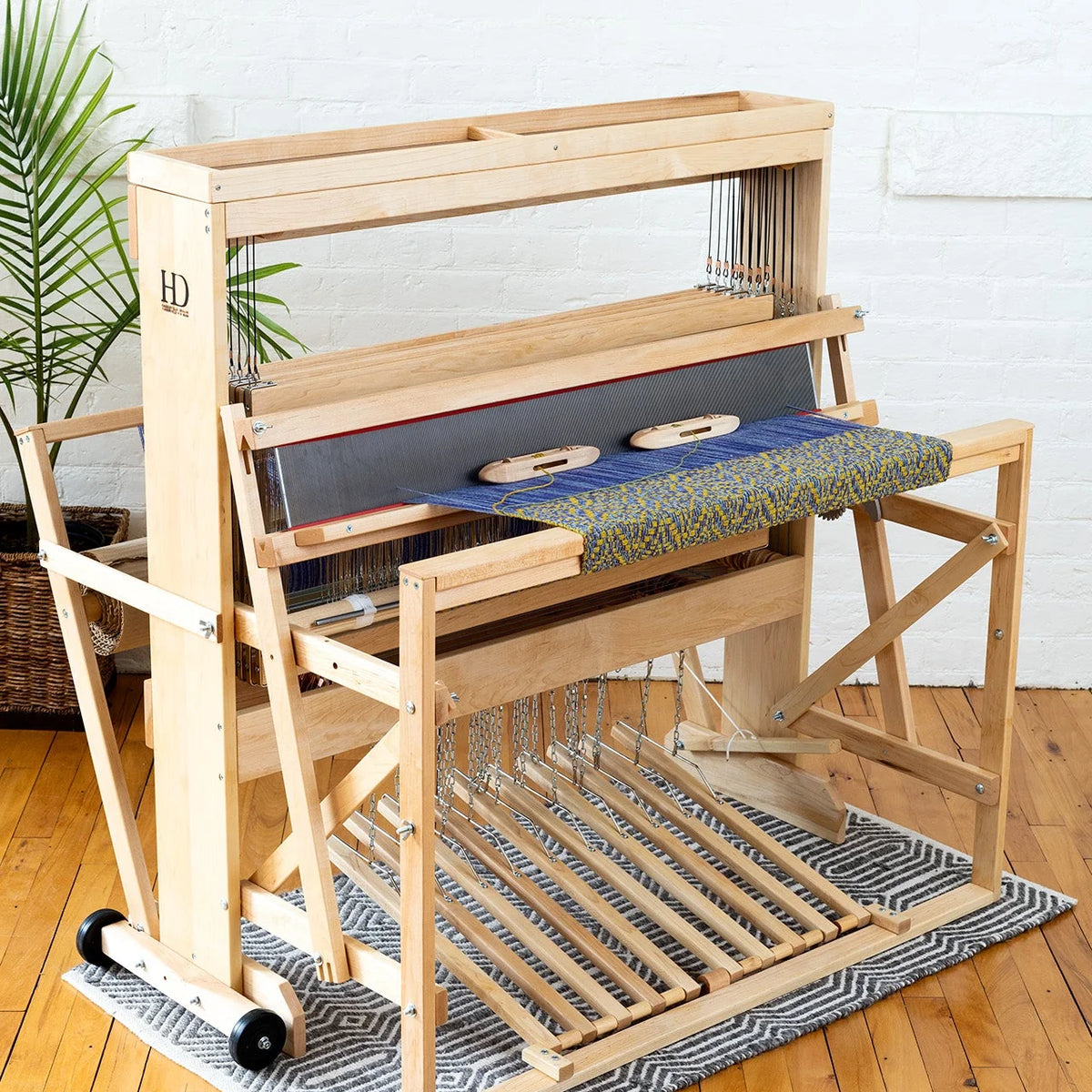 Harrisville Designs Model T8 Floor Loom – Gather Textiles